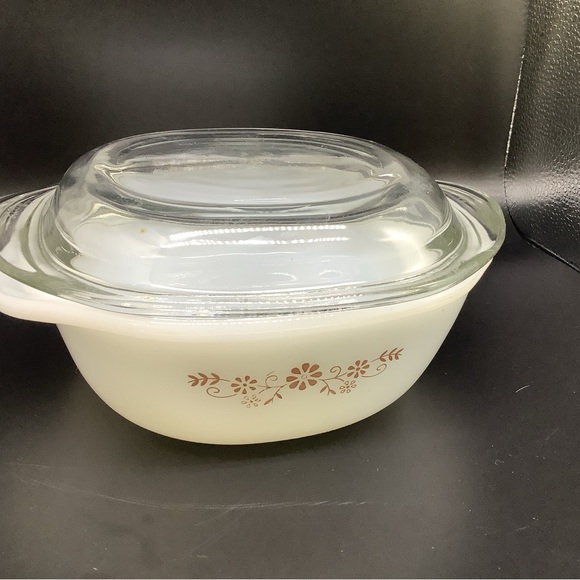 Pyrex | Kitchen | Vintage Dynaware Pyrorey Brown Daisy Milk Glass Casserole Dish Lid | Poshmark